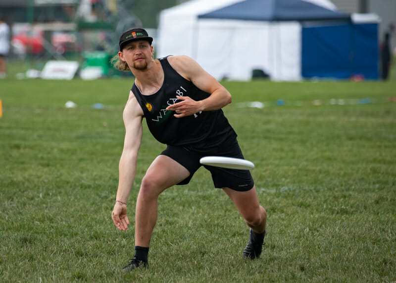 Oliver van Linder Named D-III Men’s 2023 Rookie Of The Year - Wabenith